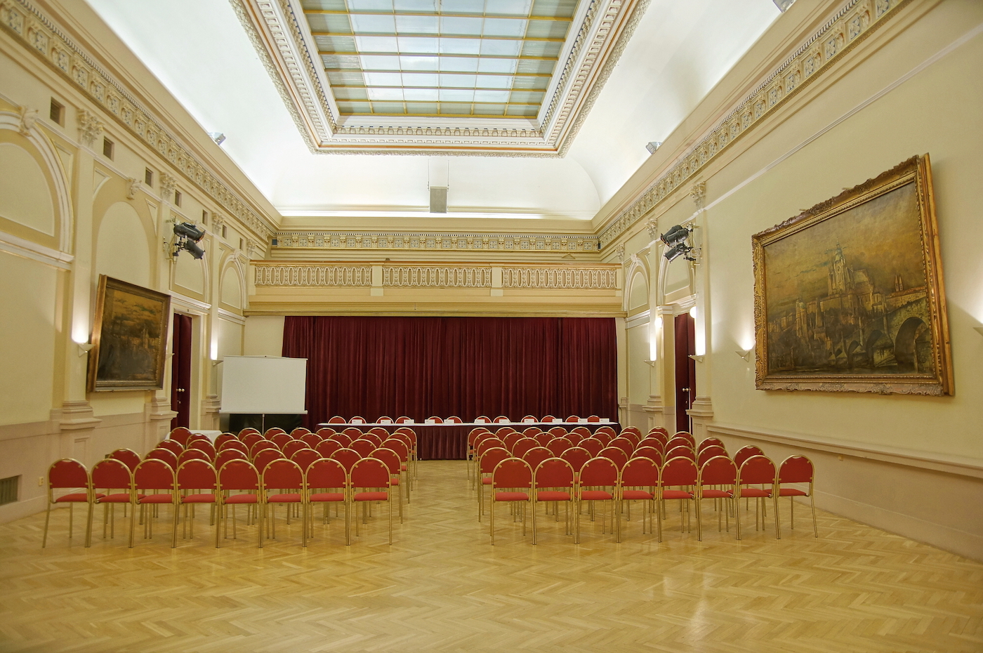 Social hall | Národní dům na Vinohradech